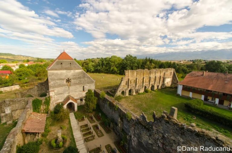 The Cistercian Abbey of Carta: Bringing Gothic Style to Transylvania